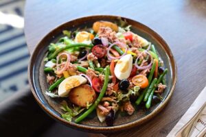 La recette de la salade niçoise maison, saine et pleine de soleil ...